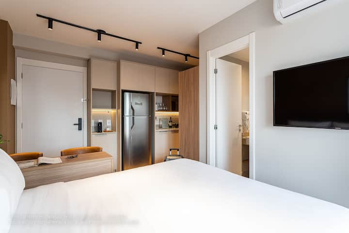 Studio W Queen Bed In Building Near Metro - São Paulo