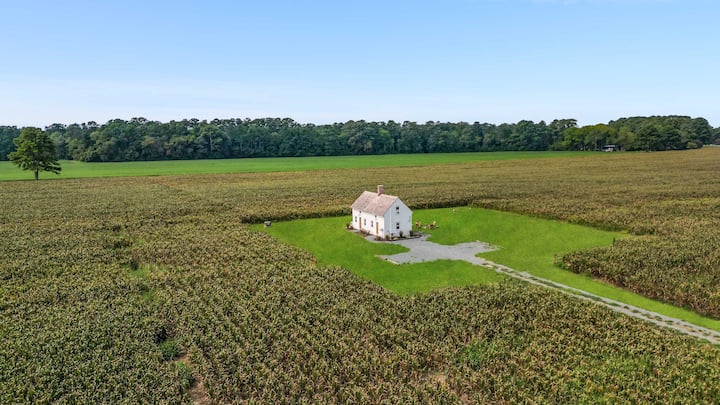 Charming 2br W/ Fire Pit On Farm | 10 Min To Wharf - Chesapeake Bay