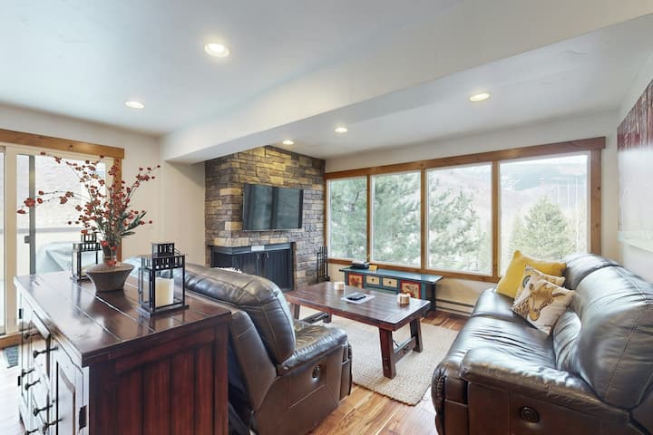 Luxe 3br With Huge Mountain View, Pool & Hot Tub - Vail, CO