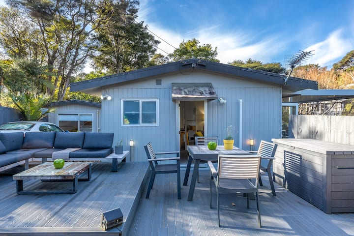 Island Sanctuary - Waiheke Holiday Home - Waiheke Island