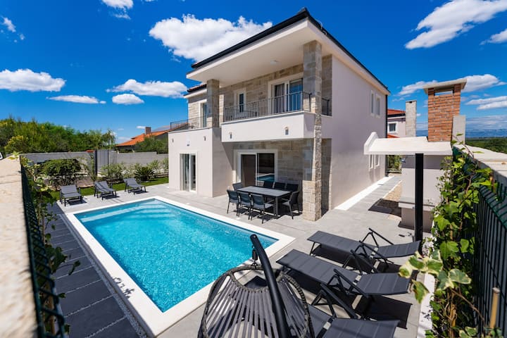 Villa Casa Coral With Pool - Sukošan