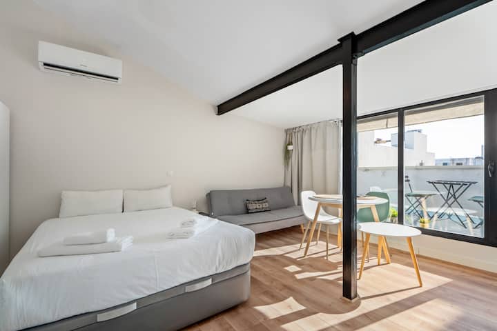 Cozy Penthouse In Tetuan For 2 Pax - Madrid