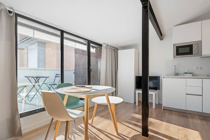 Cozy Penthouse In Tetuan For 2 Pax - Madrid