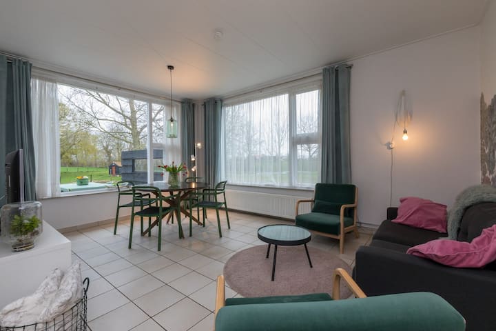 Appartement - Kon. Emmaweg 6 | Vrouwenpolder - Vrouwenpolder