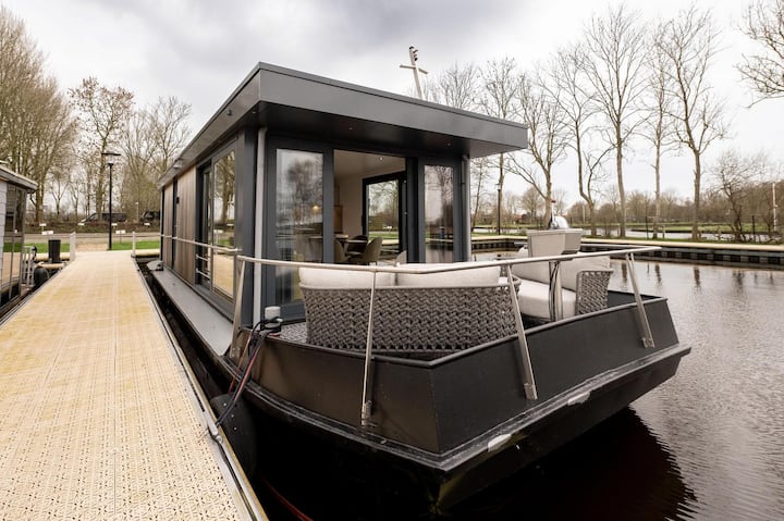 Houseboat - Paviljoenwei 4-21 | Sneek (Offingawier) 'Boatique Sneek' - Sneek