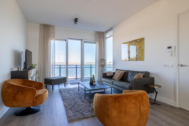 Waterfront Holiday App - With 2 Balconies. No 8-38 - Bruinisse