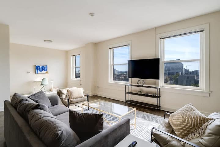 Modern Apartment With King Bed, Historic Building - Louisville