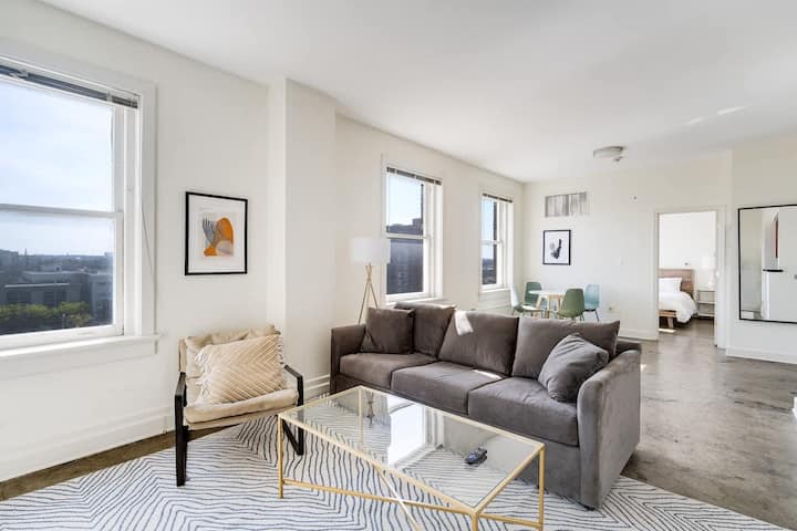 Modern 2 Br Apartment In Historic Building - Louisville, KY