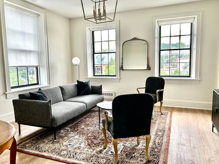 Modern Suite (2 Queens) On The River - Port Hope