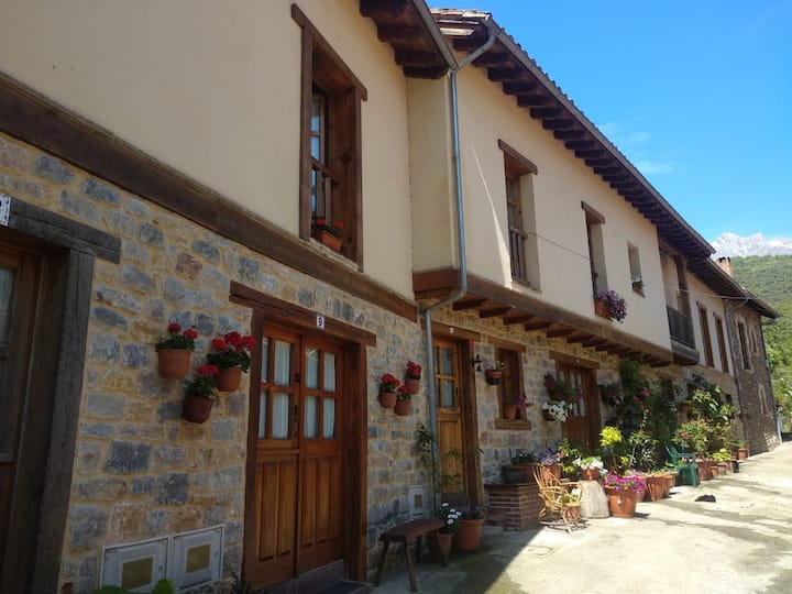 Cozy Cottage In Camaleño | Picos De Europa Views - Camino Lebaniego