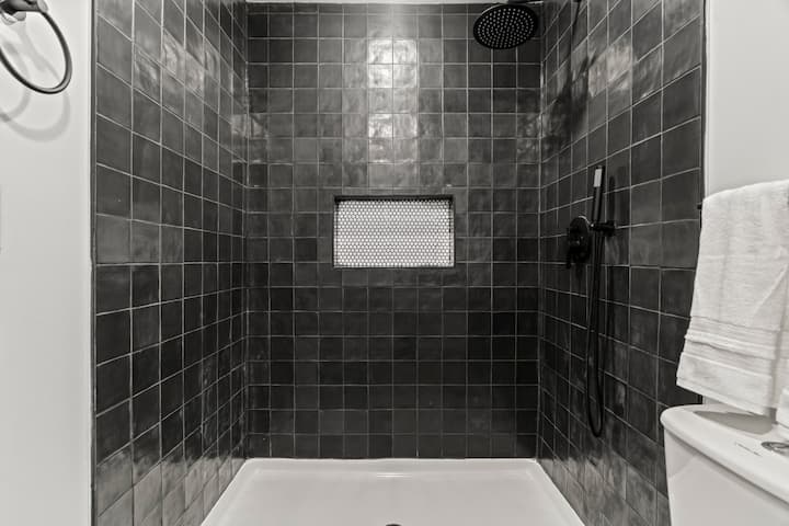 North Philly Nook ~ 2br - 2nd Flr~ - West Oak Lane - Philadelphia