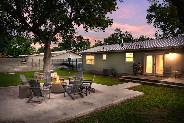 Ufer Haus - Game Room, Fire Pit, Walk To Main - Fredericksburg, TX