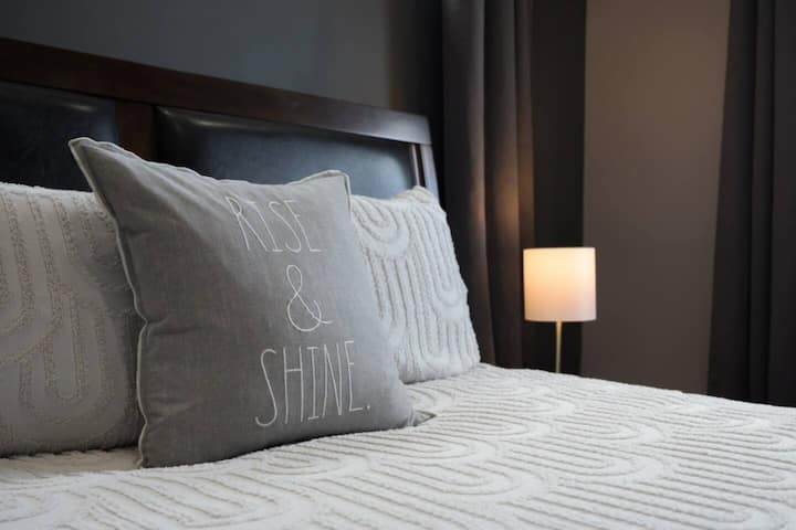 Garage! Modern Dog-friendly Loft In Downtown Butte - Butte, MT