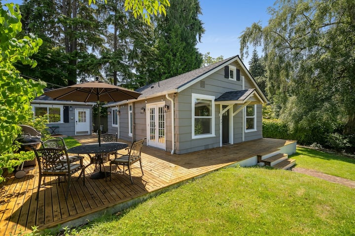 Private Seattle Getaway - Walk To Beach & Parks - Seattle, WA