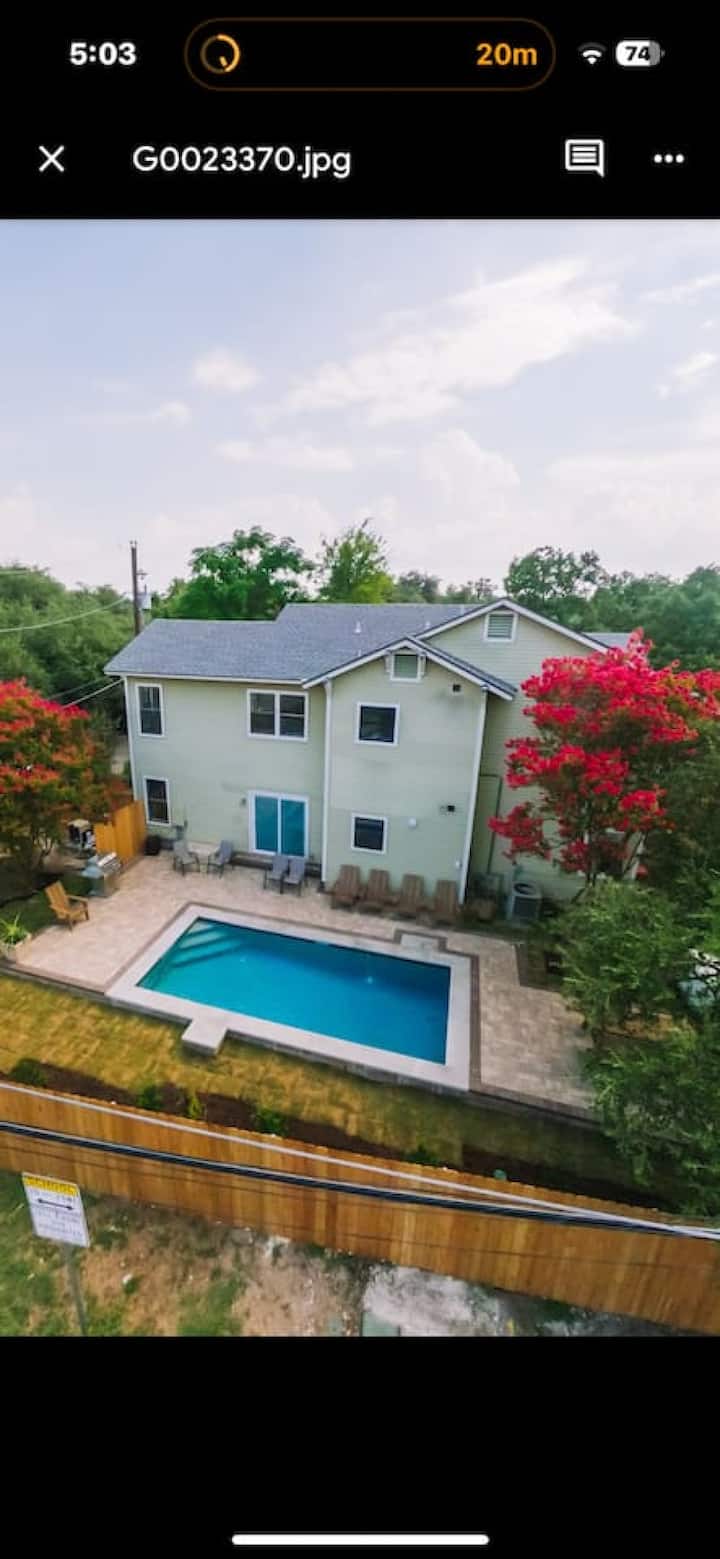 Bouldin 6 Bedroom Walk To Acl Heated Pool - Austin, TX