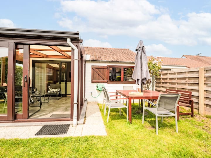 Reynaertpark With Parking By Interhome - Bredene