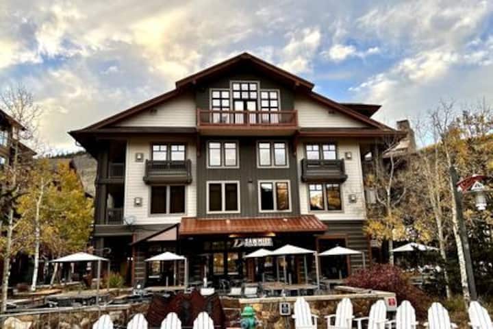 Cozy Copper Condo, The Ultimate Ski-in, Ski-out - Copper Mountain, CO