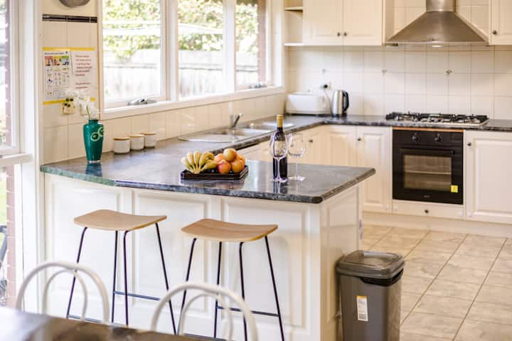 Stayau Cozy Family Comfort Vibrant Wifi 5brm Glen - Mitcham