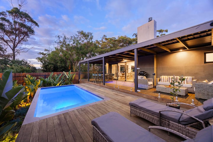 Galene Getaway Walk To Beach, Pool & Fire - Mornington