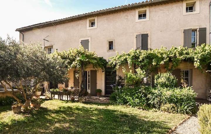 3 Bedroom Nice Apartment In Morières-lès-avignon - Avignon