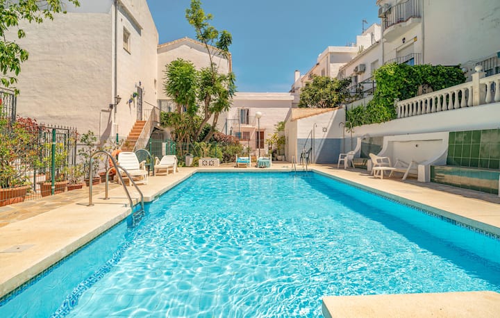 3 Bedroom Beautiful Apartment In Mijas - Calahonda