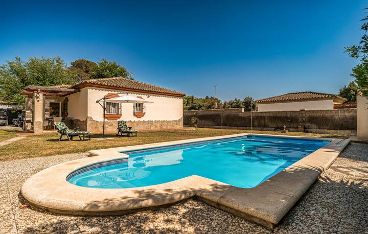 Cozy Home In Chiclana De La Fronter With Wifi - Chiclana de la Frontera