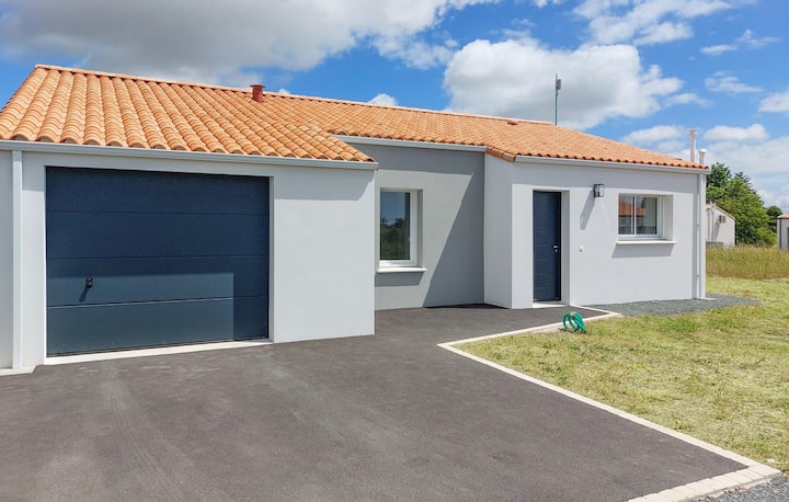 3 Bedroom Lovely Home In Les Magnils-reigniers - Luçon