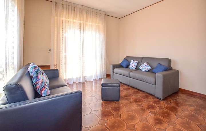 Nice Apartment In Alba Adriatica - Alba Adriatica