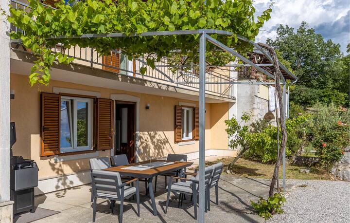 2 Bedroom Beautiful Home In Grizane - Crikvenica
