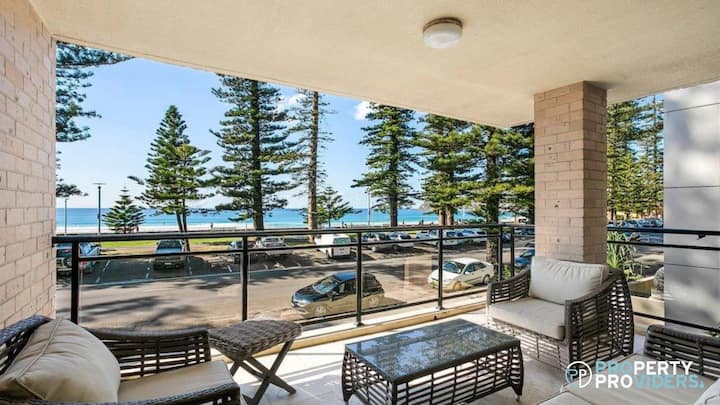 Ideal Holiday Accommodation - Complete Waterfront - Manly