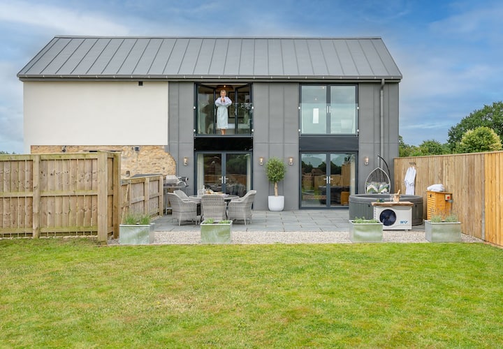 Ellesmere Barn | Holiday At Home - Bedale