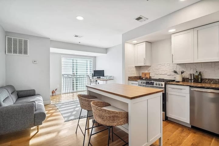 Central Park View Apartment - Union City, NJ