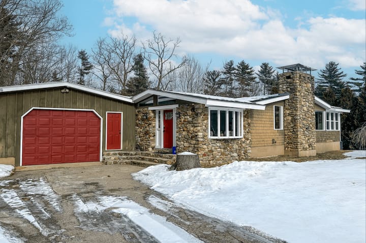 Downtown 4bd: Hot Tub, Firepit - North Conway, NH