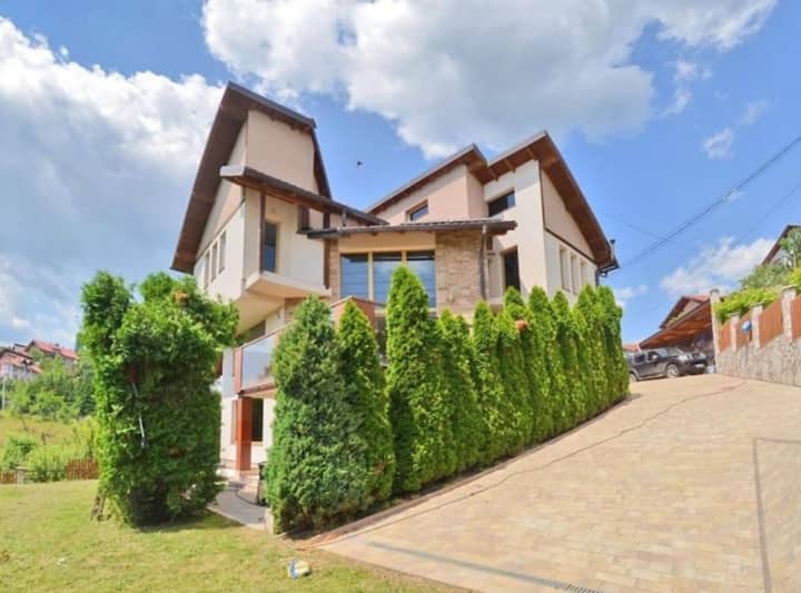 Villa Sarajevo Hills - 5 Bedroomterrace And Garden - Sarajevo