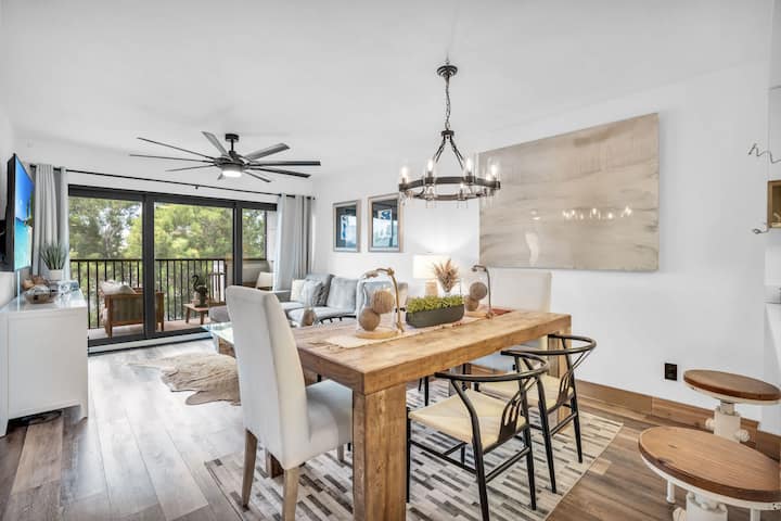 Designer Furnished And Views! - Naples, FL