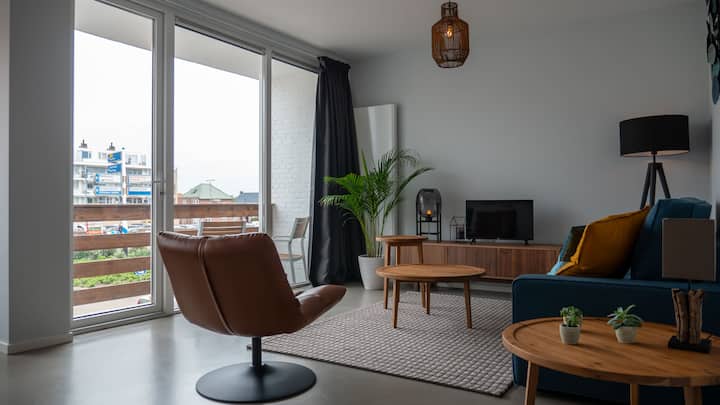De Boulevard A With Private Parking - Zandvoort