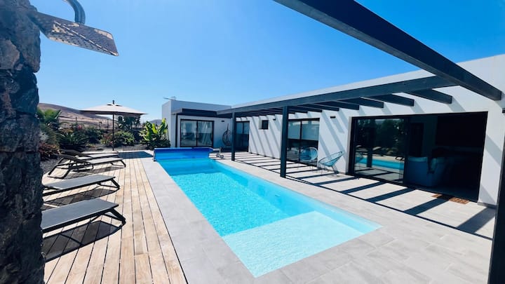 Casa Carica With Heated Pool In Lajares - El Cotillo