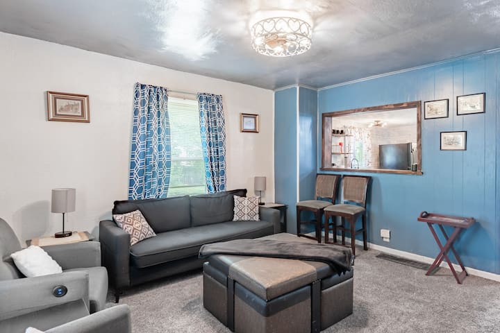 Family-friendly 2br Cottage Near Creve Coeur Lake - Berkeley, MO