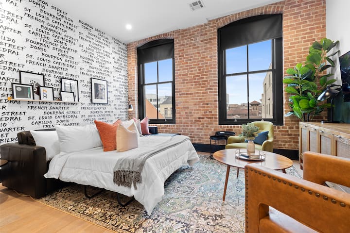 Rooftop Pool | Full Kitchen | Game Room | Hotel - New Orleans, LA