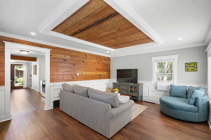 Cozy Se Bungalow | Outdoor Patio | Fast Wifi - Happy Valley, OR
