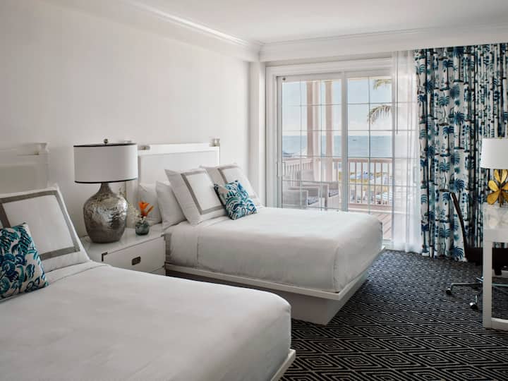 Oceanfront Balcony 2 Queen, Isla Bella, 5 Pools - Marathon, FL