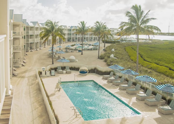 Breathtaking Beach Resort | Room W/ Balcony - Marathon, FL