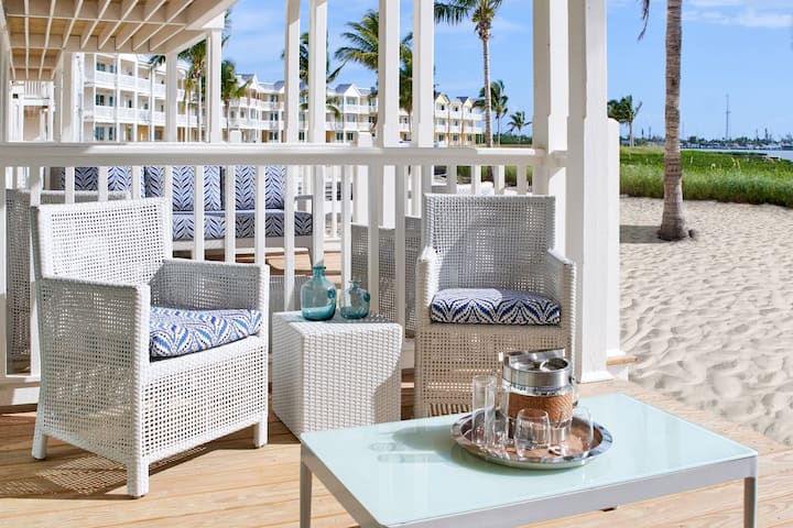 Stunning Ocean View Room With Balcony - Marathon, FL
