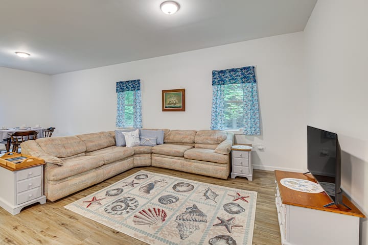 Secluded Orland Cottage W/ Grill, Near State Parks - Sandy Point Beach, ME