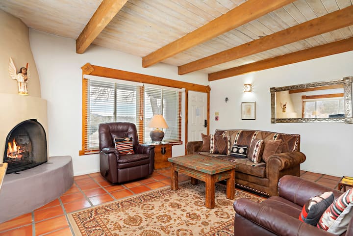 Walk To The Plaza: Beautiful Views, Downtown - Santa Fe, NM