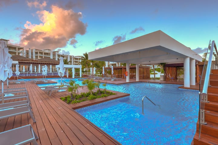 Relaxing Getaway | Rooftop Jacuzzi | Sea Views - Isla Mujeres
