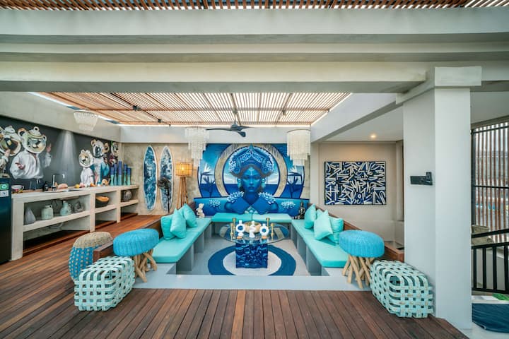 Stunning 4br Villa W/ Rooftop Bbq, - Walk To Beach - Seminyak