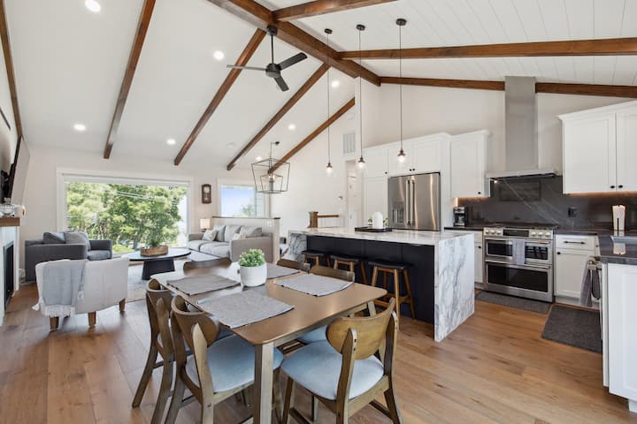 Luxostays Bright & Cozy 4br Home • 5 Beds • 2 Bath - Millbrae, CA