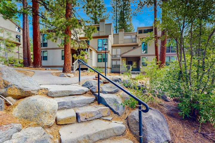 3br Home With Fireplace, Deck, Loft - Kings Beach, CA