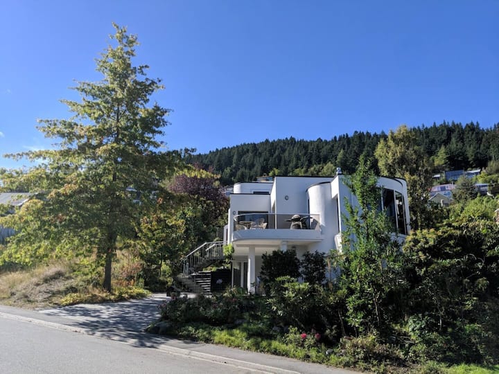 White Diamond Luxury Home & Apt Views A Plenty - Queenstown, New Zealand
